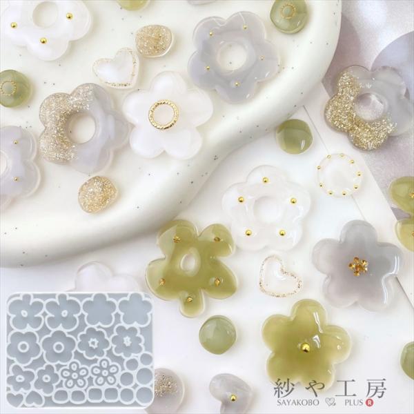 フラワーモチーフのシリコンモールド♪ ピアス イヤリング 作りにピッタリ！ネックレスにしたり、金具に貼り付けてヘアアクセサリーにアレンジしても♪ キャンドル 石鹸 アロマストーン 粘土 にも！世界に一つだけの自分だけのオリジナルレジンアクセ...