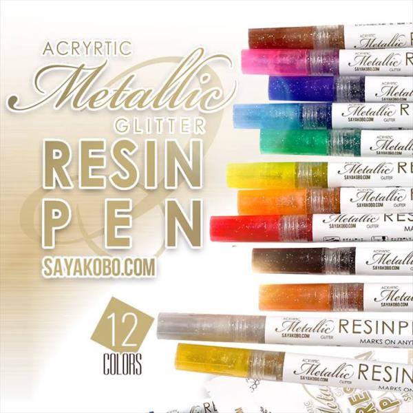 大人気レジンペンにメタリックタイプが新登場！！レジンペンは、硬化後のレジン表面に直接描くことができ、好きなデザインや細かい模様を自由自在に表現できます♪レジンペンを使えばこれまでにないオリジナリティが出せて作品の幅が広がる♪あなただけのオリ...