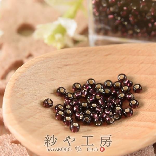 ハンドメイドには欠かせない丸小ビーズが勢ぞろい！ビーズの穴の部分に銀メッキを施しているので、内側がキラリと華やかな印象に♪お気に入りのチャームと組み合わせてアレンジしたり自由自在◎【内容詳細】ビーズ 丸小ビーズ col.57 メタリックブラ...