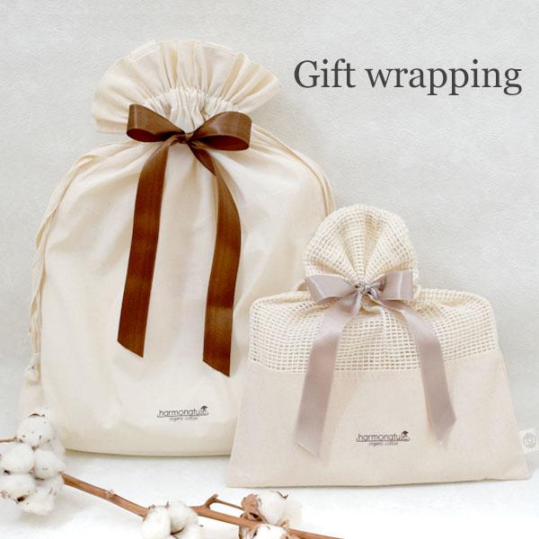 商品名：ギフトラッピング オーガニックコットン エコバッグ Natural harmonatureサイズ・・・巾着:幅26cm 高さ30cmトート:幅38cm 高さ43cm マチ12cm 持ち手58cm※綿衣料品の特性上、個体差がある旨ご了...