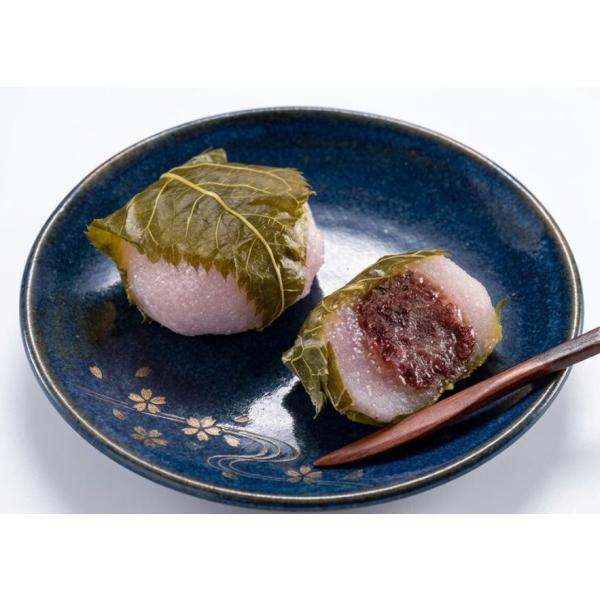 めちゃくちゃ大人気商品です。1個L3cm×W2cm×H2cm（個約15g）解凍後そのままお召し上がり頂けます。原材料：粒あん・上新粉・餅米・桜葉などリピーター続出です。※冷凍商品は、沖縄及び各県離島への発送はできかねます。ご注文いただいた場...