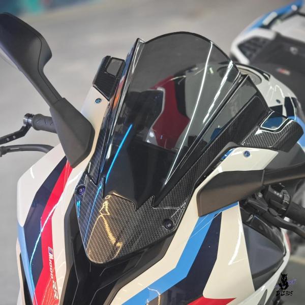 ■商品仕様2019-2025年式 BMW S1000RR 用のダブルバブルウインドシールド。高品質ABSプラスチック製で、1個の片側販売です。当店の商品は海外の互換品・汎用品が主となります。画像をよくご確認お願いします。・商品はTOPもしく...