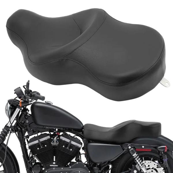 ■商品仕様ハーレー スポーツスター XL883/XL1200 用のPUレザー製2人乗りシート。フロントとリアのパッセンジャーシートがセットになっています。簡単取り付け可能。当店の商品は海外の互換品・汎用品が主となります。画像をよくご確認お願...