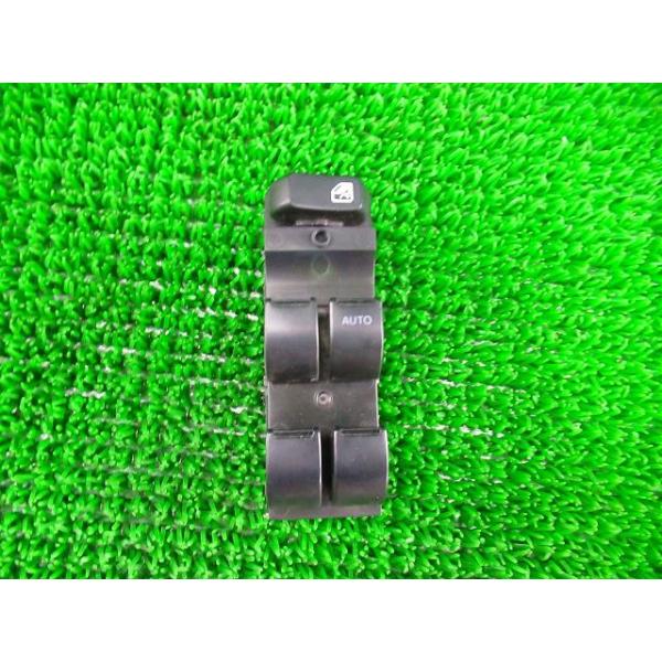 **** 商品説明を必ずご確認ください ****部品管理番号：000037010861900メーカー純正品番：37990-72J00部品名：パワーウインドウスイッチ部品区分：リサイクル品管理品番：370108車名：アルト車両タイプ名：5ドア...