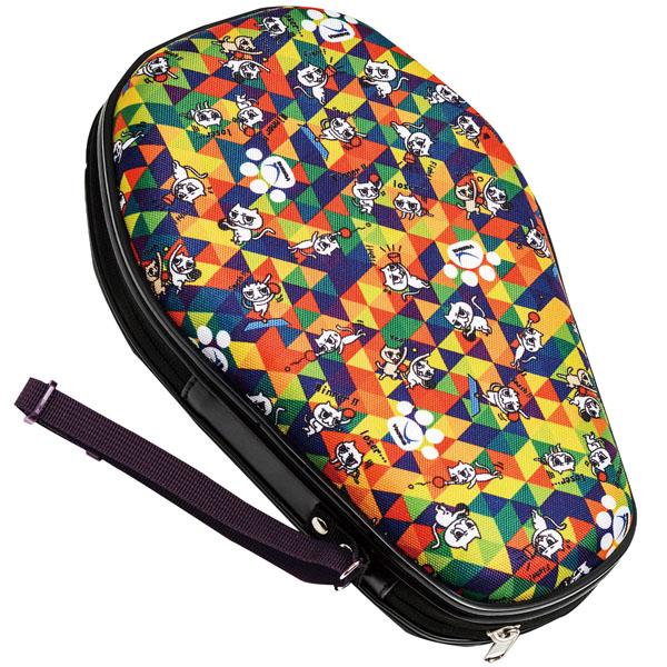 ラケットを2本収納可能なハードタイプのラケットケース。耐久性に優れた素材でラケットをしっかりと保護します。素材：ポリエステル、EVAサイズ：29.0×19.0×6.0cmMade in China