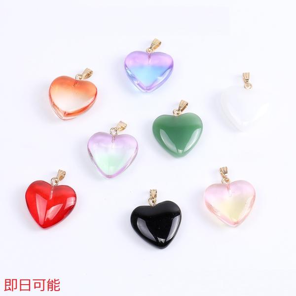 サイズ：約20×22mm 入数：10ヶ/パック 素材：ガラス製 重さ：約36g/パック存在感抜群の大き目パーツ！＃ハンドメイド ＃ガラス #チャーム #チェコチャーム #ハート #カラー #カラフル ＃飾り＃パーツ #材料 #素材 #アクセ...