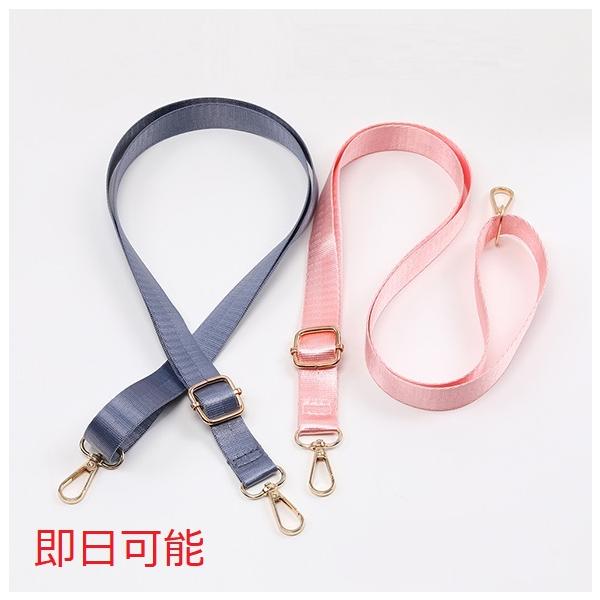 サイズ：約2×125cm 入数：1本/パック 素材：ナイロン 重さ：約29.4g/パック便利なショルダーストラップ♪＃ナイロン ＃ショルダー ＃ベルト #ストラップ ＃バッグ ＃ポーチ ＃ナスカン付き ＃付け替え #長さ調節可 ＃ハンドメイ...