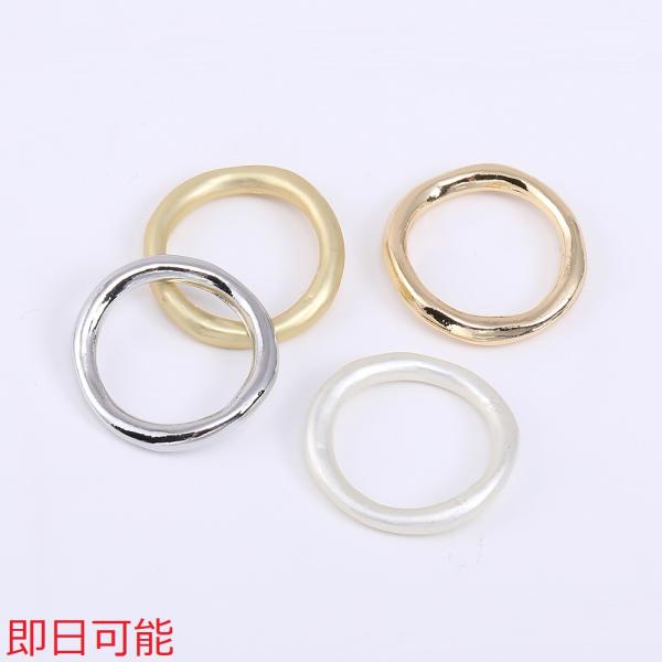 サイズ：約20×21mm 入数：10ヶ/パック素材：合金製 重さ：約26.6g/パックシンプルで合わせやすい♪チャーム #メタル #フレーム #丸型 #リング ＃ハンドメイド #アクセサリー #飾り #パーツ #材料 #素材 ＃手芸 ＃人気...