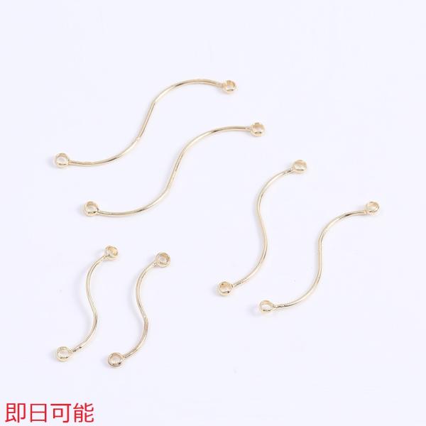 サイズ：【1】約0.7×19mm【2】約0.7×24mm【3】約0.7×28mm 入数：4ヶ/パック 素材：銅製 重さ：【1】約0.24g/パック【2】約0.25g/パック【3】約0.28g/パックシンプルで合わせやすい！#チャーム #メタ...