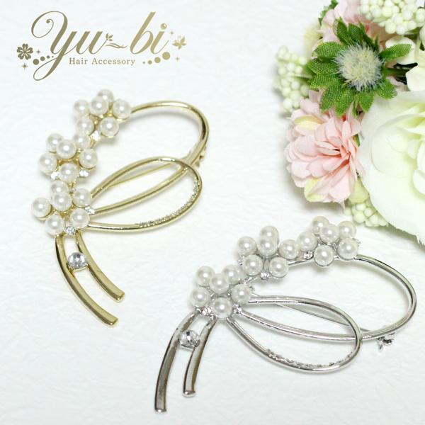 3連の曲線ラインがエレガント☆お花パールが更に華やかな印象に♪結婚式などの華やかシーンをはじめ、入学式卒業式などのフォーマルシーンに大活躍のアイテムです。スーツなどのブローチとしてはもちろん、スカーフやショール・マフラーなどのワンポイントア...