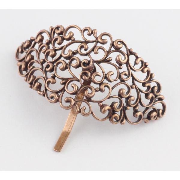 使い方は髪を束ねたヘアゴムにモチーフ裏のフックをひっかけるだけ！！いままでのモチーフつきヘアゴムですとモチーフの位置や向きが思ったように決まらなかったり、ゴムが伸びてしまって使えなくなってしまったりと。。。そんな悩みをすべて解消してくれたの...