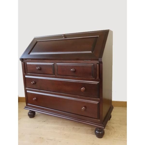 再塗装しているので、綺麗な状態になっております。裏面も仕上塗装しております。天板や側板は合板ではなく、樺材の天然無垢材を使用しております。ＵＳＥＤ（中古）品ですので、キズや凹み多くございます。サイズ等幅　　　　　９６,０ｃｍ　奥行　　　　４...