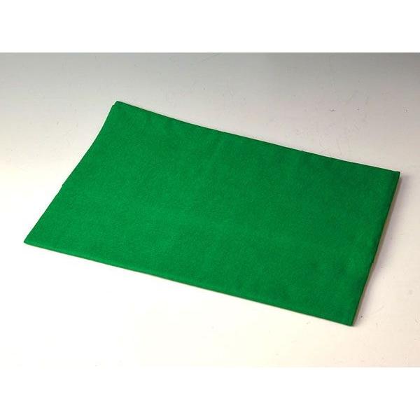 毛せんというのは結納品の下に敷く布のことで、とても鮮やかな色合いをしています。飾り付けの見栄えが良くなるのはもちろん、床を傷つけない意味もあります。