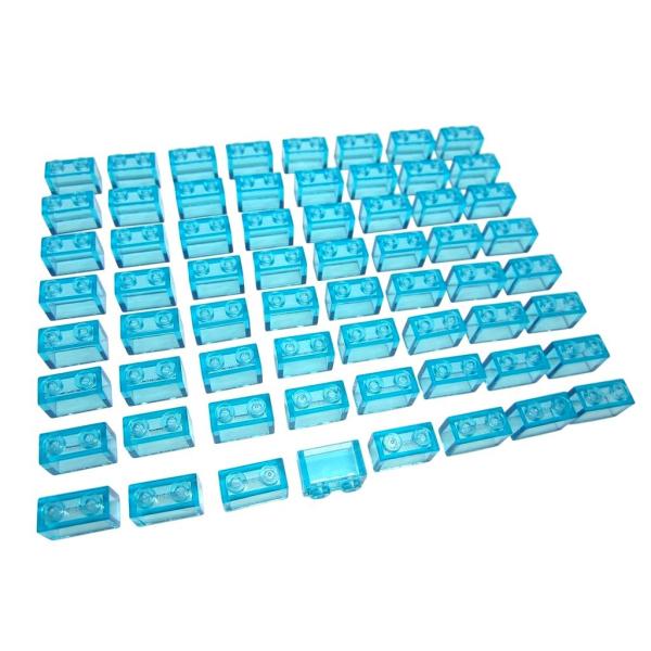 ご覧頂きありがとうございます。本品は水色の１×２クリア基本パーツ６４点セットになります。とても綺麗で目立つパーツなので作品のポイントに役立ちます。