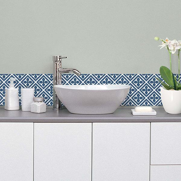 ●商品説明 ：貼るだけで空間をモダンにアレンジする革新的な『DRAEGER(ドレジャー)』ブランドのステッカー。水に強いビニール素材のステッカーです。子ども部屋・階段・浴室・キッチン・洗濯機などにも貼ることが可能です。※難燃性ではありますが...