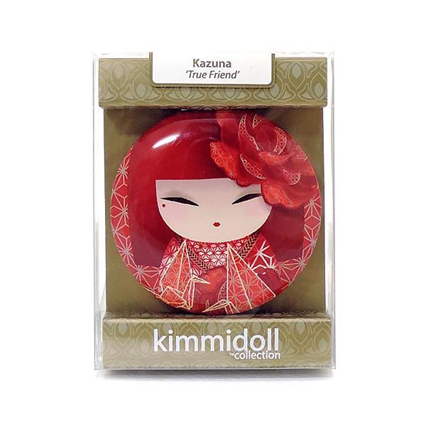 オーストラリア生まれのこけしがデザインされたKimmidollのコンパクトミラーです。手のひらに収まるサイズで、休憩時間のお化粧直しにぴったりです。折り畳み式の両面鏡で、開くと上部に通常の鏡、下部に拡大鏡が現れます。華やかなこけしのデザイン...