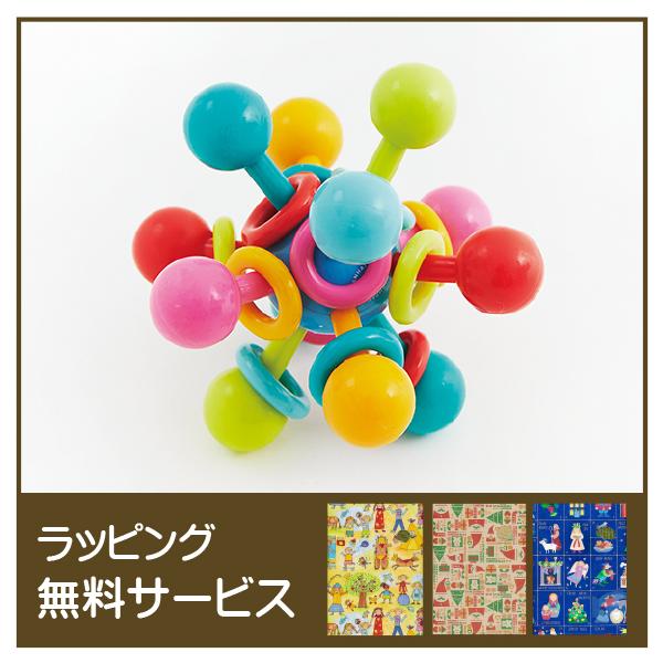 軽くて程よい弾力のある、丸いキャンディのようなカタチが特徴のラトル。3か月頃の赤ちゃんにも手のひら全体で握ることができ、歯茎がむず痒い頃に突起の部分をかゆいところにあててみたり歯茎でぐっと噛んでみたりと、お口に入れても口の中を傷つける心配が...