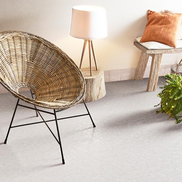 ※ご注意：商品見本のカットサンプル専用ページです※【種類】クッションフロア 住宅用【サイズ】＜A4サイズ＞程度※カット箇所はランダムとなります【機能性】耐次亜塩素酸 抗菌 さらっと仕上げ【メーカー/カタログ】サンゲツ（sangetsu） ホ...