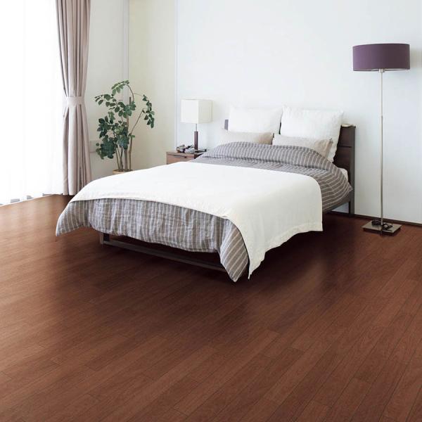 【種類】フロアタイル／置敷きビニル床タイル【サイズ】（1枚あたり）寸法：100mm×914.4mm（四面面取）全厚：3mm【単位】1ケース単位販売（33枚入り／3.01平米）重量：16kg/ケース【メーカー/カタログ】リリカラ（Lilyco...