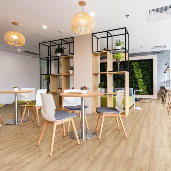 ※ご注意：こちらは商品見本のカットサンプル専用ページです※【種類】複層ビニル床タイル【サイズ】＜約30cmｘ15cm 程度＞※カット箇所はランダムとなります【メーカー/カタログ】リリカラ（Lilycolor） リリカラ レイグランタイル 2...