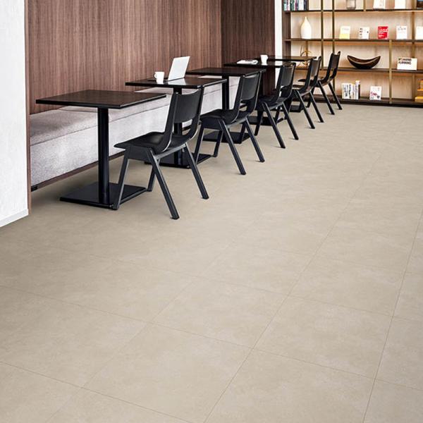 ※ご注意：こちらは商品見本のカットサンプル専用ページです※【種類】複層ビニル床タイル【サイズ】＜約25cm角正方形 程度＞※カット箇所はランダムとなります【メーカー/カタログ】リリカラ（Lilycolor） リリカラ レイグランタイル 20...