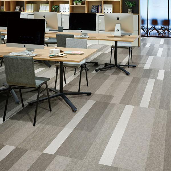 ※ご注意：こちらは商品見本のカットサンプル専用ページです※【種類】置敷きビニル床タイル【サイズ】＜約33ｘ20cm角正方形 程度＞※カット箇所はランダムとなります【機能性】ノーワックス 防汚 防菌 高制電 防炎 耐久性【メーカー/カタログ】...