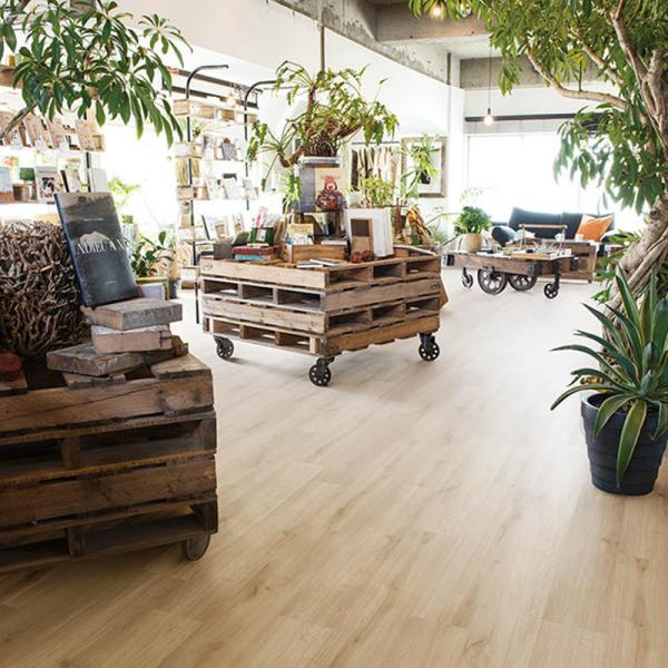 ※ご注意：こちらは商品見本のカットサンプル専用ページです※【種類】複層ビニル床タイル【サイズ】＜約30cmｘ15cm 程度＞※カット箇所はランダムとなります【メーカー/カタログ】リリカラ（Lilycolor） リリカラ エルワイタイル 20...