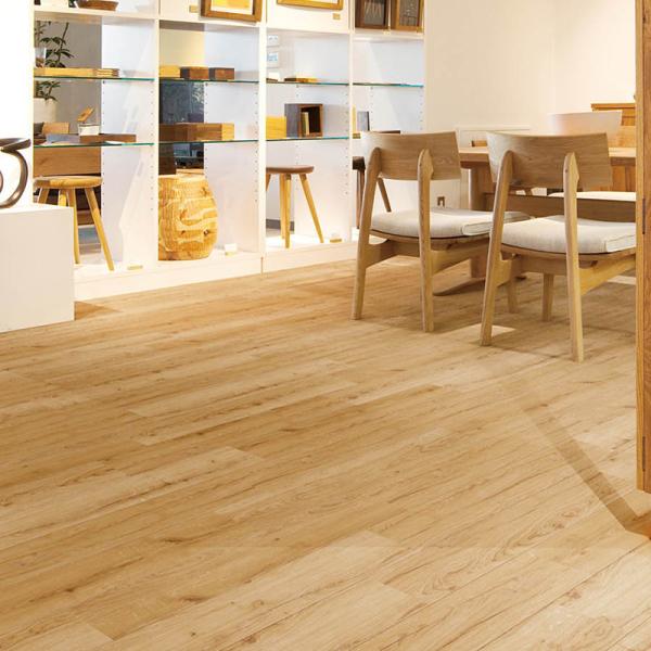 ※ご注意：こちらは商品見本のカットサンプル専用ページです※【種類】複層ビニル床タイル【サイズ】＜約30cmｘ15cm 程度＞※カット箇所はランダムとなります【メーカー/カタログ】リリカラ（Lilycolor） リリカラ エルワイタイル 20...