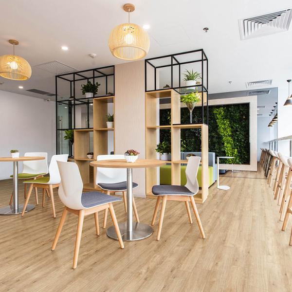 ※ご注意：こちらは商品見本のカットサンプル専用ページです※【種類】複層ビニル床タイル【サイズ】＜約30cmｘ15cm 程度＞※カット箇所はランダムとなります【メーカー/カタログ】リリカラ（Lilycolor） リリカラ エルワイタイル 20...