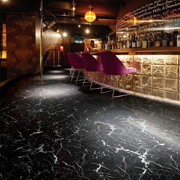 ※ご注意：こちらは商品見本のカットサンプル専用ページです※【種類】複層ビニル床タイル【サイズ】＜約22cm角正方形 程度＞※カット箇所はランダムとなります【単位】1ケース単位販売（18枚入り／約3.76平米）【メーカー/カタログ】リリカラ（...