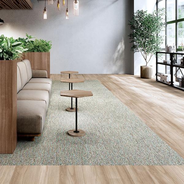 ※ご注意：こちらは商品見本のカットサンプル専用ページです※【種類】置敷き帯電防止ビニル床タイル OT ウッド【サイズ】＜約25cmｘ17cm程度＞※カット箇所はランダムとなります【メーカー/カタログ】サンゲツ(sangetsu) OT vo...