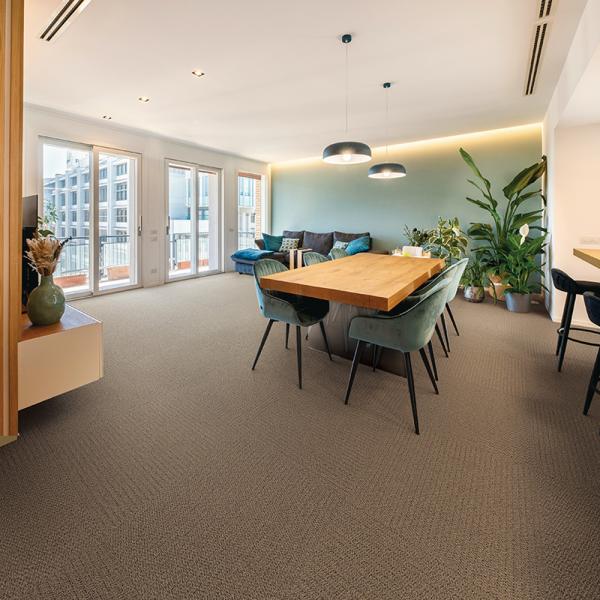 ※ご注意：こちらは商品見本のカットサンプル専用ページです※【種類】タイルカーペット【サイズ】＜約25cm正方形サイズ＞※カット箇所はランダムとなります全厚：15.5mm【メーカー/カタログ】川島織物セルコン タイルカーペット 2022-20...