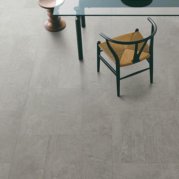 ※ご注意：こちらは商品見本のカットサンプル専用ページです※【種類】フロアタイル／複層ビニル床タイル 石目調【サイズ】＜約30cm角正方形程度＞全厚：3mm※カット箇所はランダムとなります【メーカー/カタログ】東リ（TOLI）タイルコレクショ...