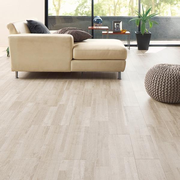 ※ご注意：こちらは商品見本のカットサンプル専用ページです※【種類】フロアタイル／複層ビニル床タイル 木目調【サイズ】＜約30cmｘ15cm程度＞全厚：3mm※カット箇所はランダムとなります【メーカー/カタログ】東リ（TOLI）タイルコレクシ...