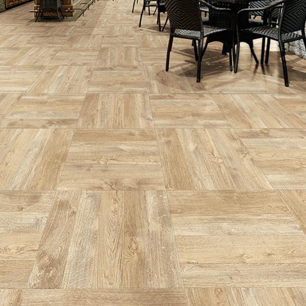 ※ご注意：こちらは商品見本のカットサンプル専用ページです※【種類】フロアタイル／複層ビニル床タイル 木目調【サイズ】＜約22cm角正方形程度＞全厚：3mm※カット箇所はランダムとなります【メーカー/カタログ】東リ（TOLI）タイルコレクショ...