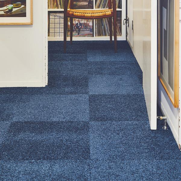 ※ご注意：こちらは商品見本のカットサンプル専用ページです※【種類】住宅用タイルカーペット【サイズ】＜約25cmｘ12cm 程度＞※カット箇所はランダムとなります【メーカー/カタログ】東リ（TOLI） ファブリックフロア Vol.5やわらかく...