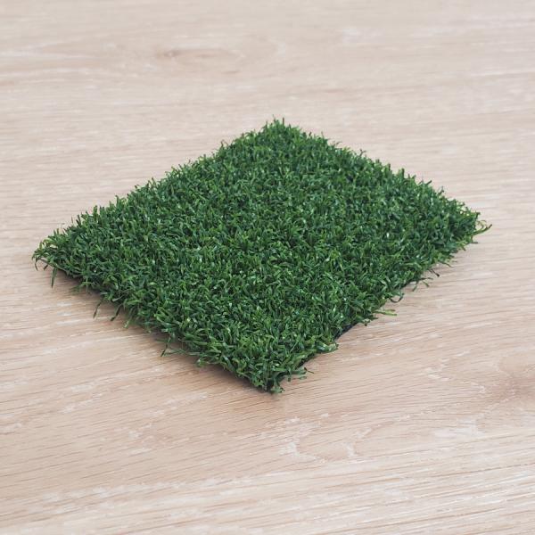 ※ご注意：商品見本のカットサンプル専用ページです※【種類】人工芝【サイズ】約10cm×8cmサイズ【パイル】パイル長：10mmパイル材質：ポリプロピレン（縮毛糸）基布材：ポリプロピレン裏面：SBRコーティング【単位】10m巻ロール販売【メー...