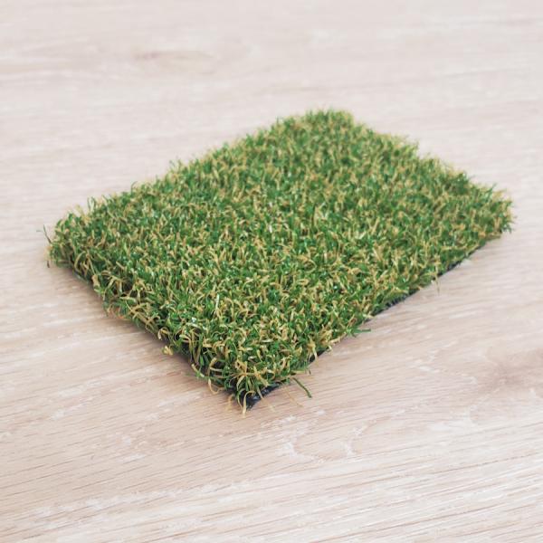 ※ご注意：商品見本のカットサンプル専用ページです※【種類】人工芝【サイズ】約10cm×8cmサイズ【パイル】パイル長：10mmパイル材質：ポリプロピレン（縮毛糸）基布材：ポリプロピレン裏面：SBRコーティング【単位】10m巻ロール販売【メー...