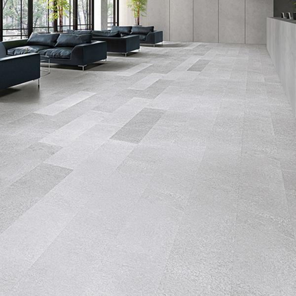 ※ご注意：こちらは商品見本のカットサンプル専用ページです※【種類】フロアタイル／置敷きビニル床タイル【サイズ】＜約25cm角正方形程度＞全厚：5mm※カット箇所はランダムとなります【メーカー/カタログ】東リ（TOLI）ルースレイタイルシリー...