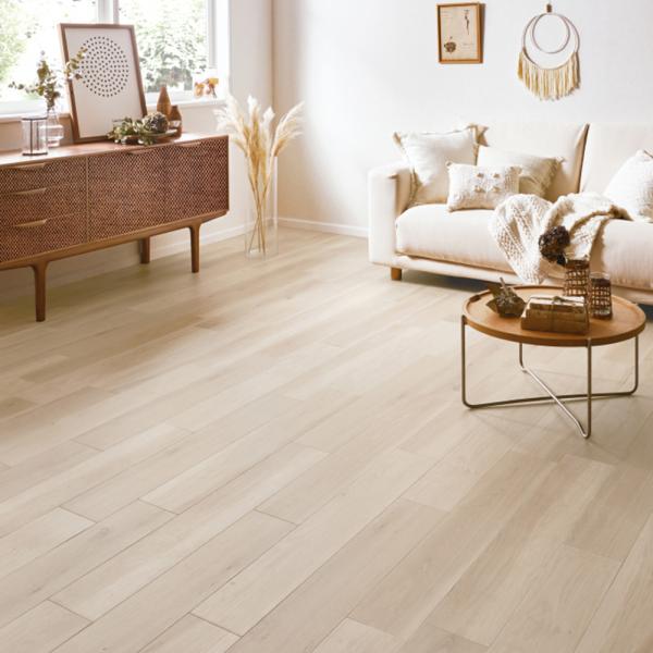 ※ご注意：こちらは商品見本のカットサンプル専用ページです※【種類】複層ビニル床タイル ウッド【サイズ】＜約22cmｘ15cm 程度＞※カット箇所はランダムとなります【メーカー/カタログ】サンゲツ(sangetsu) 2023-2026 フロ...