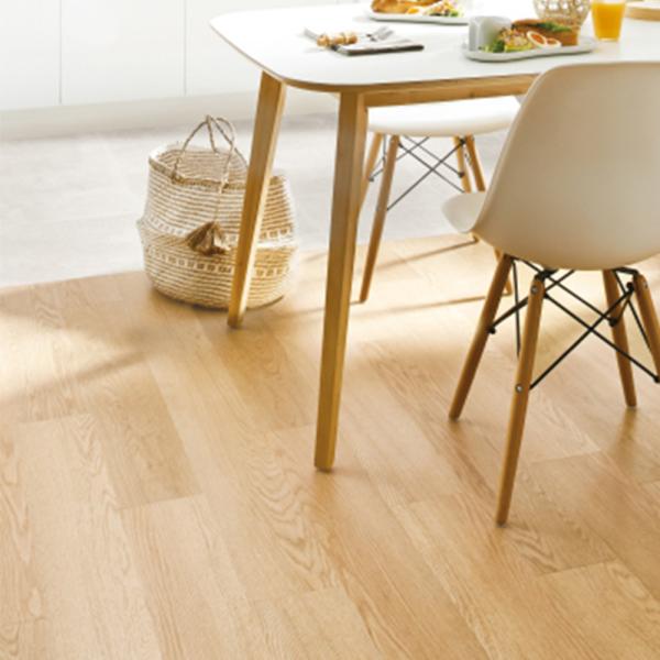 ※ご注意：こちらは商品見本のカットサンプル専用ページです※【種類】複層ビニル床タイル ウッド【サイズ】＜約22cmｘ10cm＞※カット箇所はランダムとなります【メーカー/カタログ】サンゲツ(sangetsu) 2023-2026 フロアタイ...