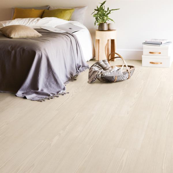 ※ご注意：こちらは商品見本のカットサンプル専用ページです※【種類】複層ビニル床タイル ウッド【サイズ】＜約22cmｘ15cm 程度＞※カット箇所はランダムとなります【メーカー/カタログ】サンゲツ(sangetsu) 2023-2026 フロ...