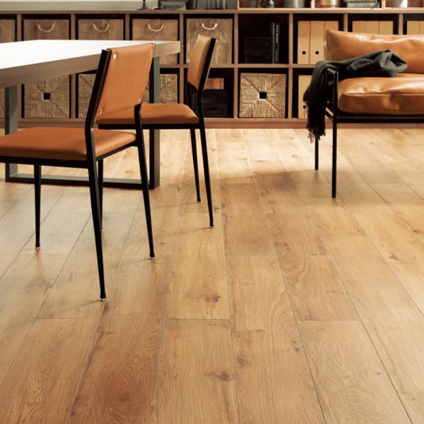 ※ご注意：こちらは商品見本のカットサンプル専用ページです※【種類】複層ビニル床タイル ウッド【サイズ】＜約22cmｘ18cm＞※カット箇所はランダムとなります【メーカー/カタログ】サンゲツ(sangetsu) 2023-2026 フロアタイ...