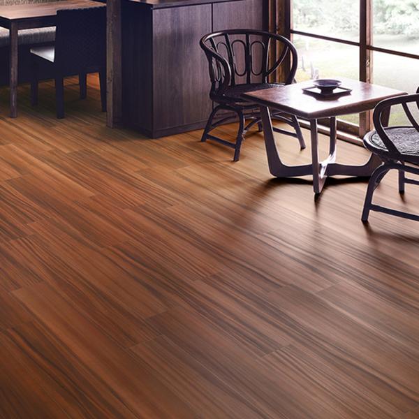 ※ご注意：こちらは商品見本のカットサンプル専用ページです※【種類】複層ビニル床タイル ウッド【サイズ】＜約22cmｘ15cm 程度＞※カット箇所はランダムとなります【メーカー/カタログ】サンゲツ(sangetsu) 2023-2026 フロ...