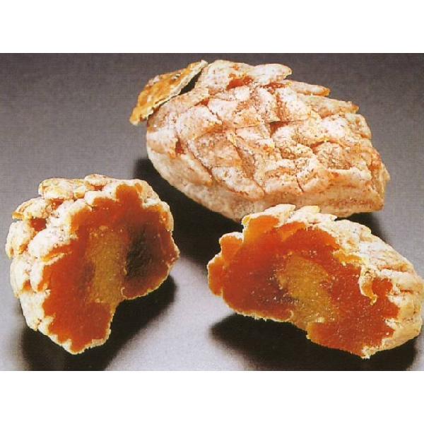 ●市田柿をカットして松笠に見たてました。●柚子（ゆず）ジャム入りです。●人気の干し柿スイーツです。原　料　干柿（長野産）　柚子ジャム他サイズ　約2×3×5cm/ヶ　約20g　20ヶ入　（甘味）要冷凍(-18℃以下)