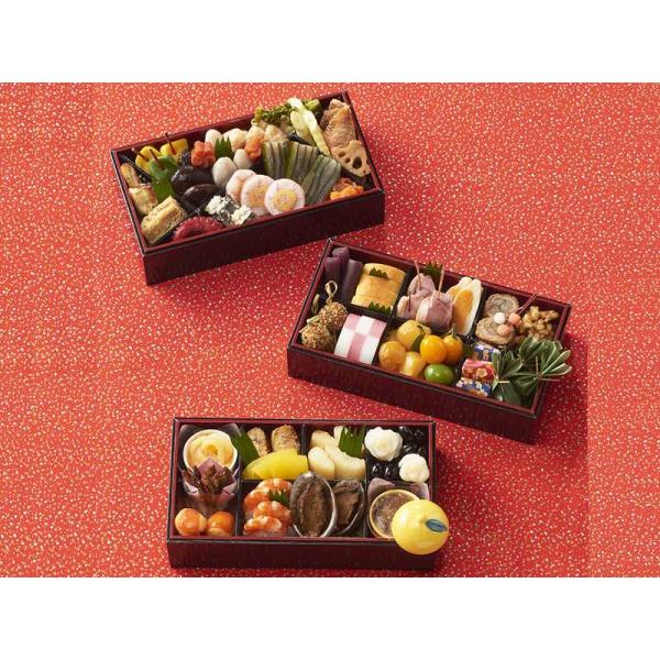 ※お召し上がる前に冷蔵庫(5℃〜10℃)または冷暗所にて解凍してください。■一の重　甲烏賊の金柑黄金和え、子持鮎甘露煮、網笠柚子、北海道産数の子、数の子松前漬、百合根甘露煮、丹波産黒豆、公魚の枕崎節和え、サーモン手毬、海老新丈、刻み昆布、鮑...