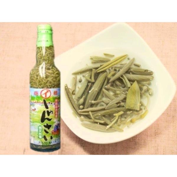 ●秋田県産のじゅんさいの、厳選された『芽』の部分のみを瓶詰めにしました。●酢の物等の季節のお料理や、流し物の具にいかがですか？●ビール瓶中瓶サイズ名　称：じゅんさい・水煮原　料：じゅんさい（秋田県産）、ｐＨ調整剤内容総量：550g　固形量:...