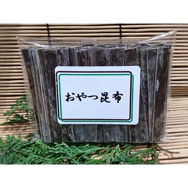 ●低カロリー、低糖質、ミネラル、食物繊維が、たっぷりの昆布です。●表面の白い粉は昆布のうまみ成分ですので、そのままお召し上がり下さい。●お子様からご老人まで安心して召し上がっていただけます。●罪悪感なしに口寂しさも小腹も満たせる優秀なおやつ...