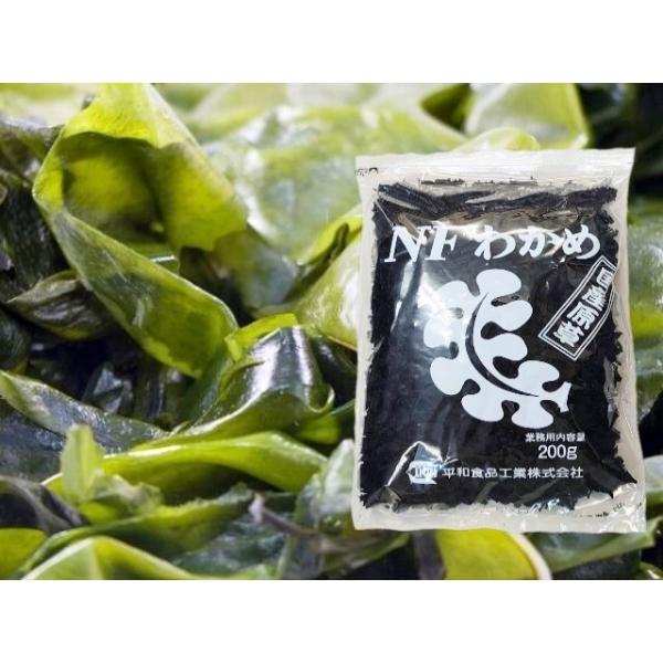 ●厳選された国産（主に九州）のわかめをカットして乾燥させました。●お味噌汁・酢の物・ぬた・ラーメン・和え物 その他種々の料理に…●お湯か水で戻してから、ご使用下さい。●煮すぎたり戻した後放置すると風味を損ないますのでザル等にあけて下さい。●...