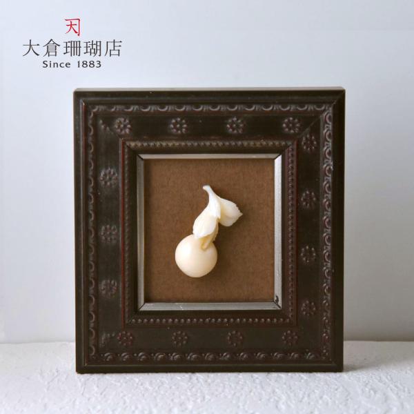 珊瑚：約29×23mm額：約88×83×17mm素材：[彫刻]ミッド珊瑚　　　[額]木製日本製